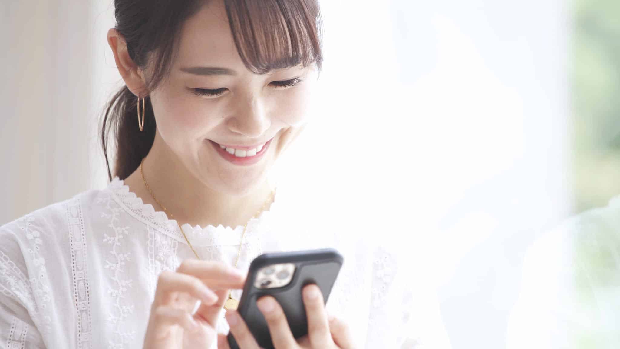 IRIAM（イリアム）のバッジ耐久とは？耐久配信を理解してライバー活動を楽しもう - 動画制作・映像制作ならサムシングファン｜大阪･東京･名古屋の動画DX®会社